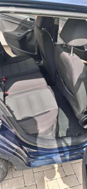 Blue Volkswagen Golf 2012 in Pasvalys, with an engine capacity of 1.60 L and mileage of 204 thousand km for 2950 €, photo 12 on AUTOMOTO.COM.LV