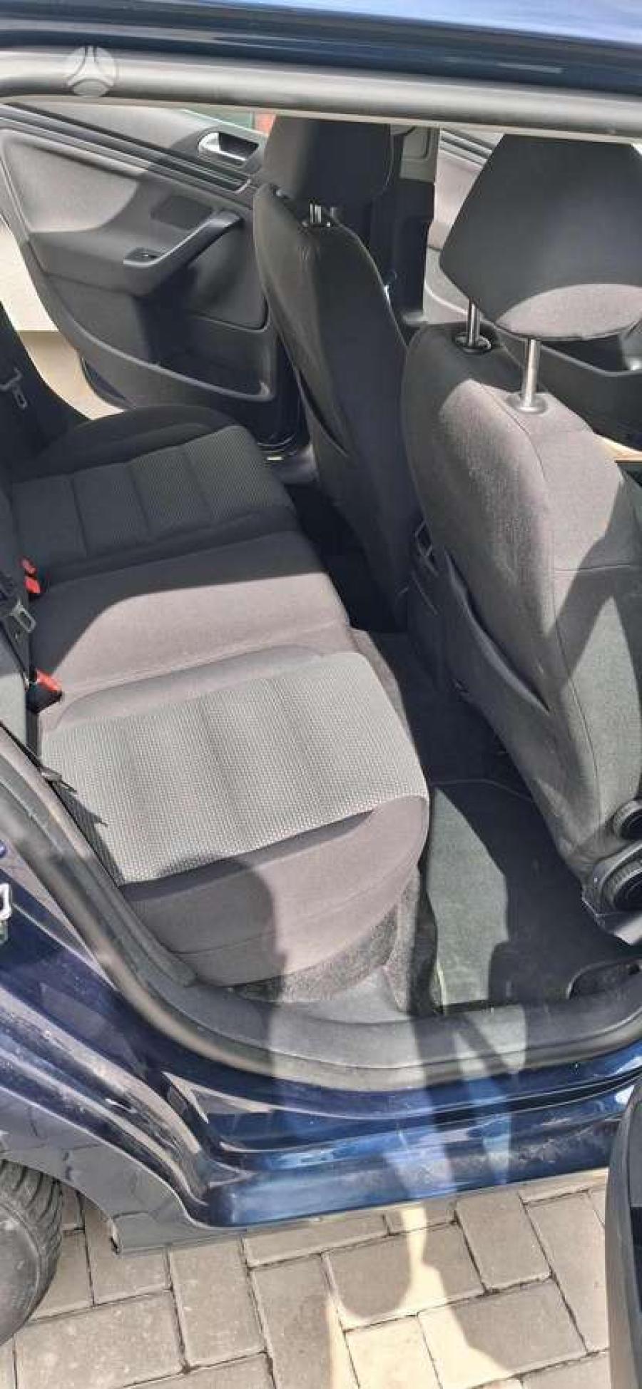 Blue Volkswagen Golf 2012 in Pasvalys, with an engine capacity of 1.60 L and mileage of 204 thousand km for 2950 €, photo 12 on AUTOMOTO.COM.LV
