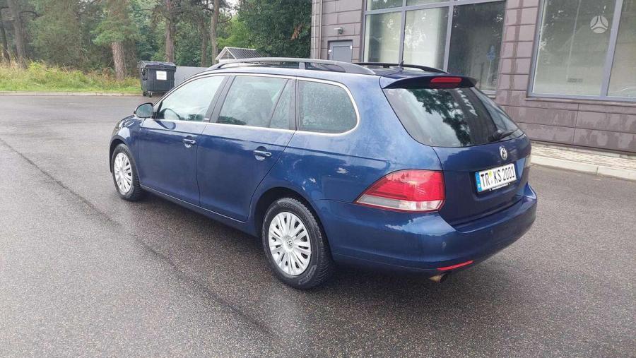 Blue Volkswagen Golf 2012 in Utena, with an engine capacity of 1.60 L and mileage of 296 thousand km for 3450 €, photo 3 on AUTOMOTO.COM.LV