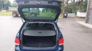 Blue Volkswagen Golf 2012 in Utena, with an engine capacity of 1.60 L and mileage of 296 thousand km for 3450 €, photo 9 on AUTOMOTO.COM.LV