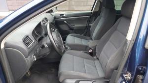 Blue Volkswagen Golf 2012 in Utena, with an engine capacity of 1.60 L and mileage of 296 thousand km for 3450 €, photo 10 on AUTOMOTO.COM.LV