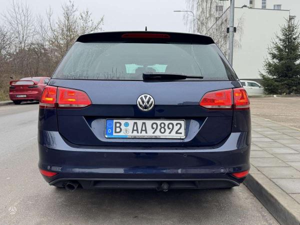 Blue Volkswagen Golf 2013 in Vilnius, with an engine capacity of 1.60 L and mileage of 238 thousand km for 6390 €, photo 5 on AUTOMOTO.COM.LV