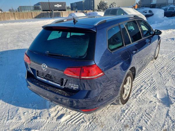 Blue Volkswagen Golf 2013 in Siauliai, with an engine capacity of 1.97 L and mileage of 290 thousand km for 6400 €, photo 7 on AUTOMOTO.COM.LV
