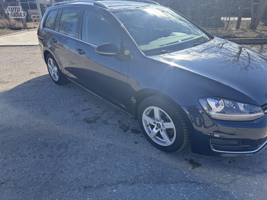 Blue Volkswagen Golf 2013 in Panevezys, with an engine capacity of 2.00 L and mileage of 372 thousand km for 6200 €, photo 4 on AUTOMOTO.COM.LV