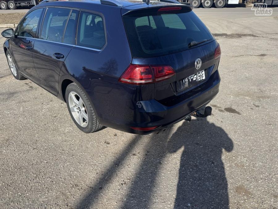 Blue Volkswagen Golf 2013 in Panevezys, with an engine capacity of 2.00 L and mileage of 372 thousand km for 6200 €, photo 6 on AUTOMOTO.COM.LV