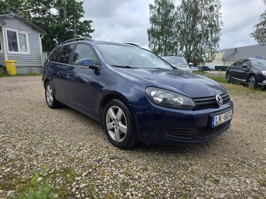 Blue Volkswagen Golf 2013 in Rezekne, with an engine capacity of 1.60 L and mileage of 0 thousand km for 3350 €, photo 5 on AUTOMOTO.COM.LV
