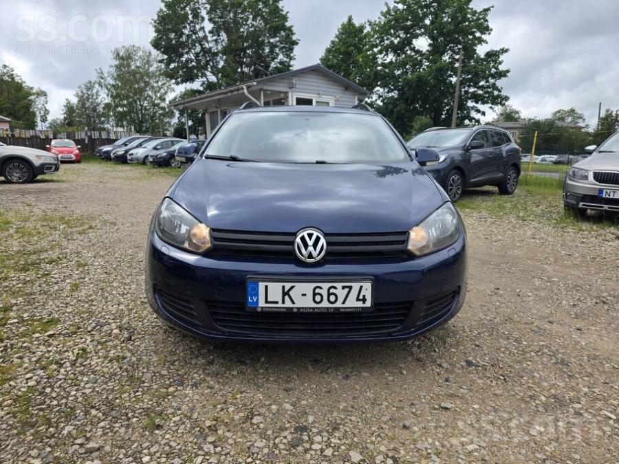 Blue Volkswagen Golf 2013 in Rezekne, with an engine capacity of 1.60 L and mileage of 0 thousand km for 3350 €, photo 8 on AUTOMOTO.COM.LV