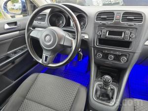 Blue Volkswagen Golf 2013 in Rezekne, with an engine capacity of 1.60 L and mileage of 0 thousand km for 3350 €, photo 12 on AUTOMOTO.COM.LV