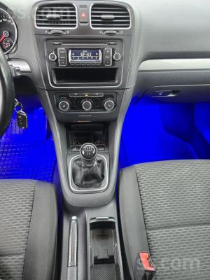 Blue Volkswagen Golf 2013 in Rezekne, with an engine capacity of 1.60 L and mileage of 0 thousand km for 3350 €, photo 15 on AUTOMOTO.COM.LV