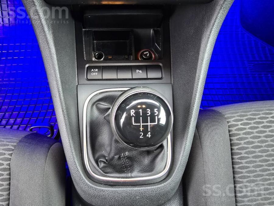 Blue Volkswagen Golf 2013 in Rezekne, with an engine capacity of 1.60 L and mileage of 0 thousand km for 3350 €, photo 18 on AUTOMOTO.COM.LV