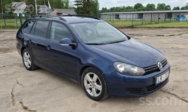 Blue Volkswagen Golf 2013 in Bauska, with an engine capacity of 1.60 L and mileage of 337 thousand km for 1500 €, photo 6 on AUTOMOTO.COM.LV