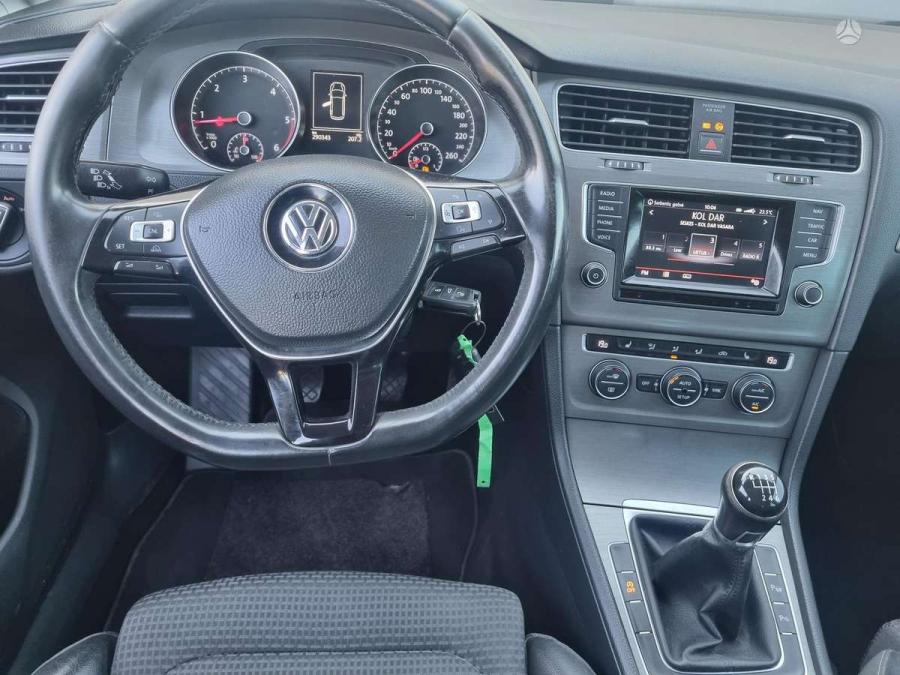 Zils Volkswagen Golf 2013 Šauļi, ar dzinēja tilpumu 1.97 L un nobraukumu 290 tūkst. km par 6600 €, foto 22 vietnē AUTOMOTO.COM.LV