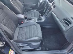 Zils Volkswagen Golf 2013 Šauļi, ar dzinēja tilpumu 1.97 L un nobraukumu 290 tūkst. km par 6600 €, foto 27 vietnē AUTOMOTO.COM.LV