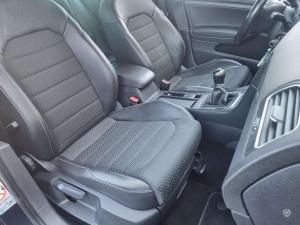 Zils Volkswagen Golf 2013 Šauļi, ar dzinēja tilpumu 1.97 L un nobraukumu 290 tūkst. km par 6600 €, foto 28 vietnē AUTOMOTO.COM.LV