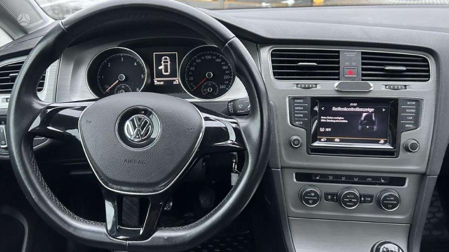 Blue Volkswagen Golf 2014 in Kaunas, with an engine capacity of 1.60 L and mileage of 274 thousand km for 6490 €, photo 17 on AUTOMOTO.COM.LV