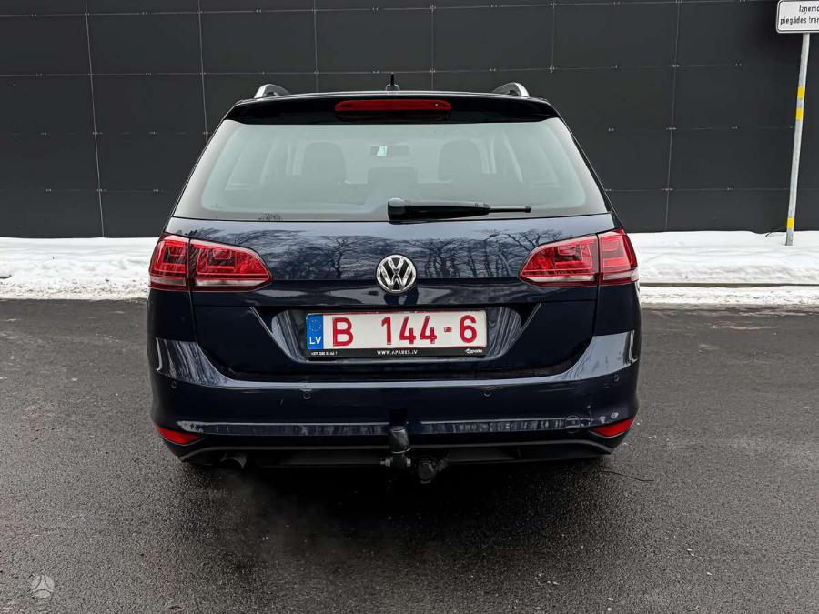 Blue Volkswagen Golf 2014 in Siauliai, with an engine capacity of 1.20 L and mileage of 170 thousand km for 8800 €, photo 6 on AUTOMOTO.COM.LV