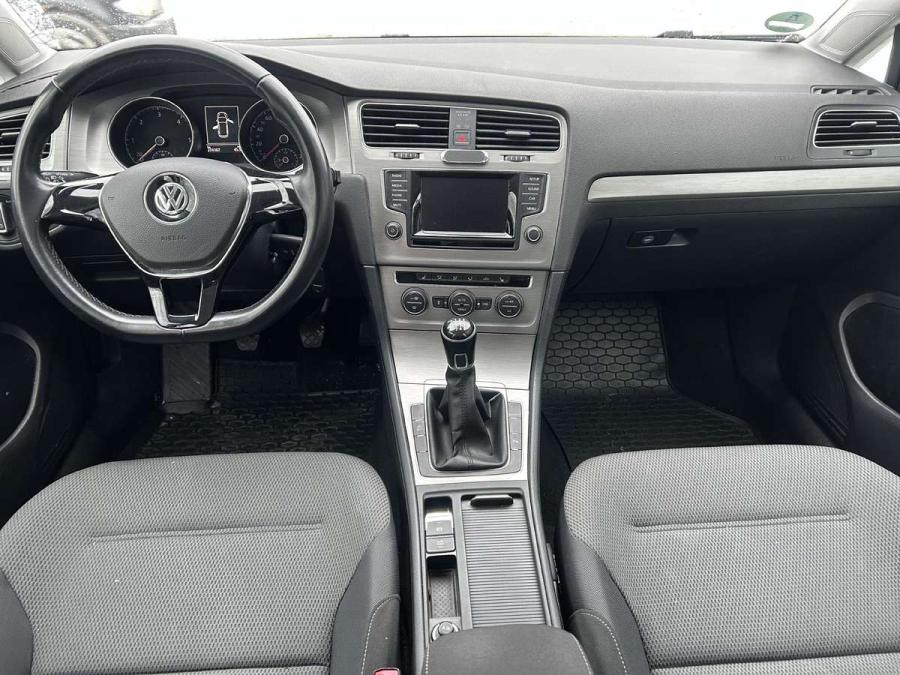 Blue Volkswagen Golf 2014 in Kaunas, with an engine capacity of 1.60 L and mileage of 274 thousand km for 6190 €, photo 20 on AUTOMOTO.COM.LV