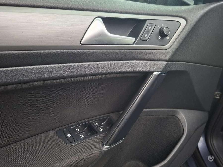 Zils Volkswagen Golf 2014 Šilutė, ar dzinēja tilpumu 1.60 L un nobraukumu 340 tūkst. km par 5000 €, foto 20 vietnē AUTOMOTO.COM.LV