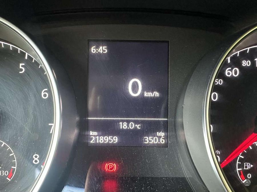 Zils Volkswagen Golf 2014 Kauņa, ar dzinēja tilpumu 1.40 L un nobraukumu 219 tūkst. km par 5000 €, foto 7 vietnē AUTOMOTO.COM.LV