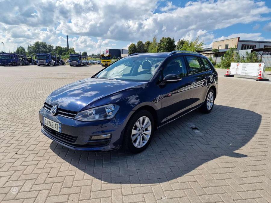 Blue Volkswagen Golf 2014 in Taurage, with an engine capacity of 1.60 L and mileage of 260 thousand km for 4400 €, photo 4 on AUTOMOTO.COM.LV
