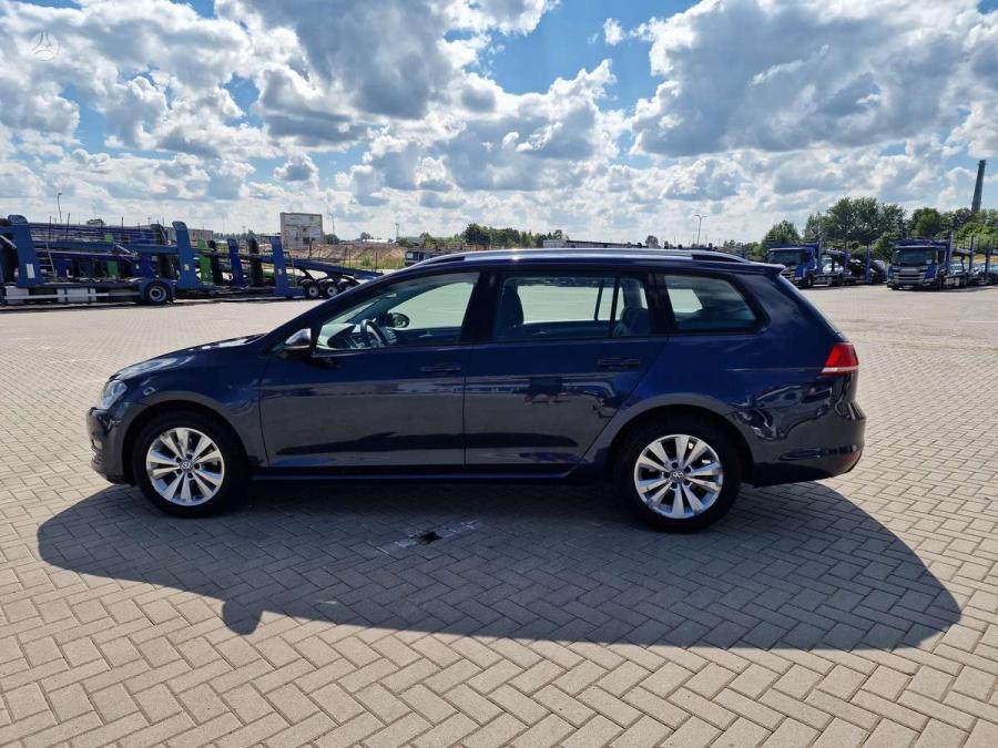 Blue Volkswagen Golf 2014 in Taurage, with an engine capacity of 1.60 L and mileage of 260 thousand km for 4400 €, photo 5 on AUTOMOTO.COM.LV