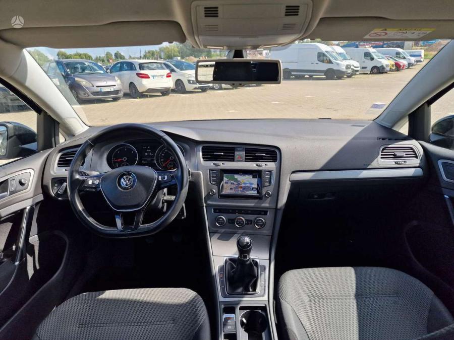 Blue Volkswagen Golf 2014 in Taurage, with an engine capacity of 1.60 L and mileage of 260 thousand km for 4400 €, photo 16 on AUTOMOTO.COM.LV