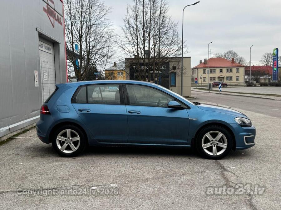 Zils Volkswagen Golf 2015 Tallina, ar dzinēja tilpumu 0.00 L un nobraukumu 60 tūkst. km par 10800 €, foto 3 vietnē AUTOMOTO.COM.LV
