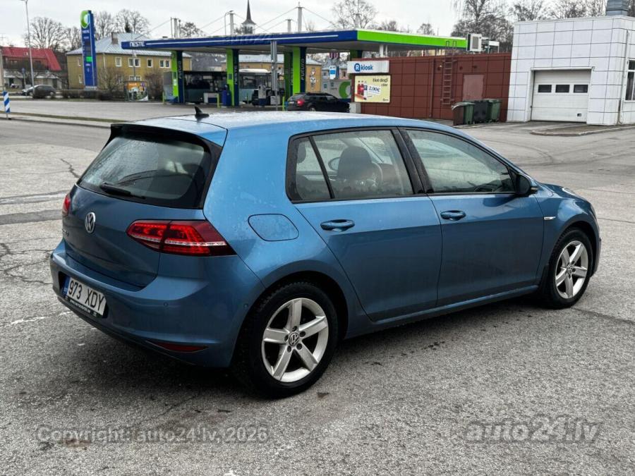 Zils Volkswagen Golf 2015 Tallina, ar dzinēja tilpumu 0.00 L un nobraukumu 60 tūkst. km par 10800 €, foto 4 vietnē AUTOMOTO.COM.LV