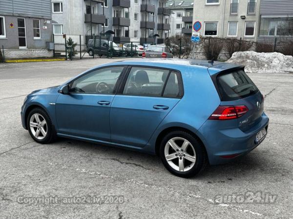 Zils Volkswagen Golf 2015 Tallina, ar dzinēja tilpumu 0.00 L un nobraukumu 60 tūkst. km par 10800 €, foto 5 vietnē AUTOMOTO.COM.LV