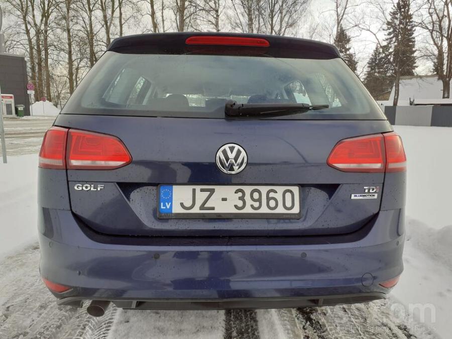 Blue Volkswagen Golf 2015 in Riga, with an engine capacity of 1.60 L and mileage of 349 thousand km for 4300 €, photo 3 on AUTOMOTO.COM.LV