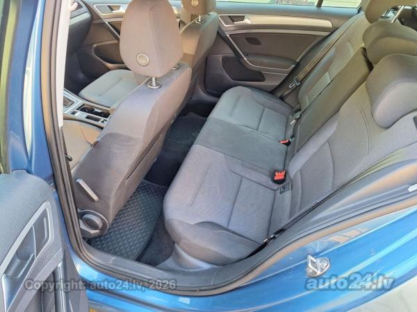 Blue Volkswagen Golf 2015 in Tallinn, with an engine capacity of 1.40 L and mileage of 213 thousand km for 5999 €, photo 7 on AUTOMOTO.COM.LV