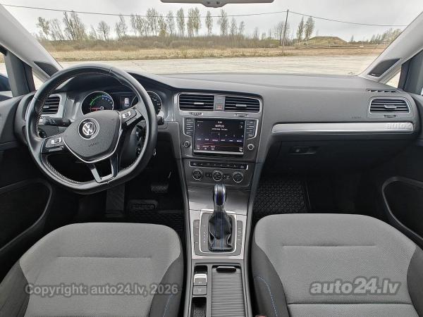 Blue Volkswagen Golf 2015 in Tartu, with an engine capacity of 0.00 L and mileage of 212 thousand km for 8900 €, photo 6 on AUTOMOTO.COM.LV