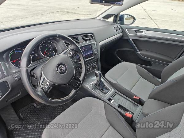 Blue Volkswagen Golf 2015 in Tartu, with an engine capacity of 0.00 L and mileage of 212 thousand km for 8900 €, photo 7 on AUTOMOTO.COM.LV
