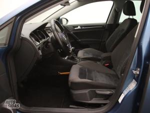Blue Volkswagen Golf 2015 in Vilnius, with an engine capacity of 2.00 L and mileage of 249 thousand km for 7999 €, photo 5 on AUTOMOTO.COM.LV