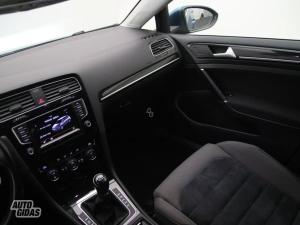 Blue Volkswagen Golf 2015 in Vilnius, with an engine capacity of 2.00 L and mileage of 249 thousand km for 7999 €, photo 22 on AUTOMOTO.COM.LV