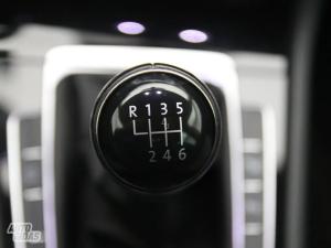 Blue Volkswagen Golf 2015 in Vilnius, with an engine capacity of 2.00 L and mileage of 249 thousand km for 7999 €, photo 31 on AUTOMOTO.COM.LV