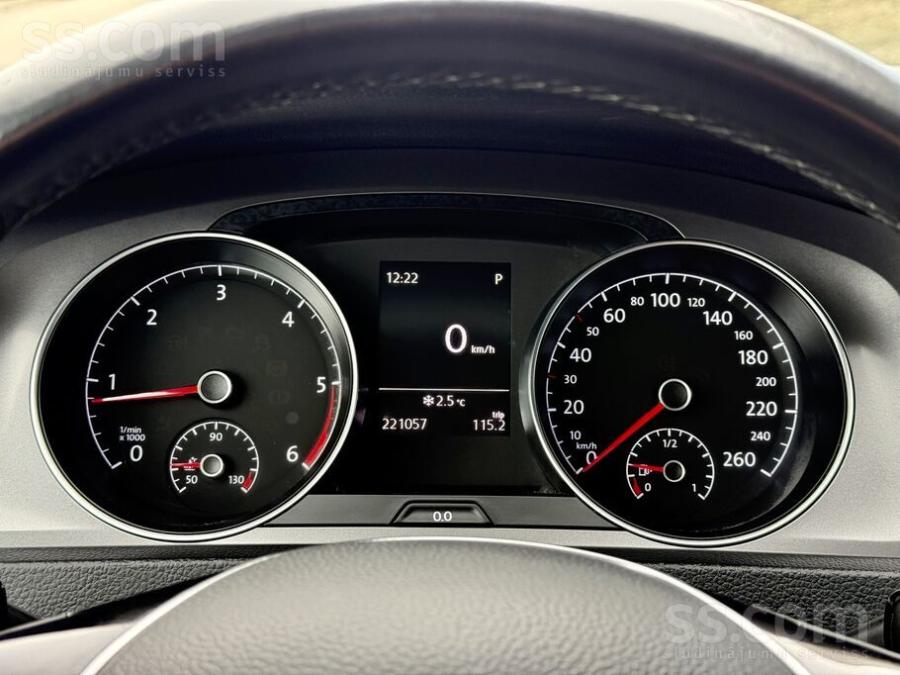 Zils Volkswagen Golf 2015 Rēzekne, ar dzinēja tilpumu 1.60 L un nobraukumu 221 tūkst. km par 5990 €, foto 22 vietnē AUTOMOTO.COM.LV