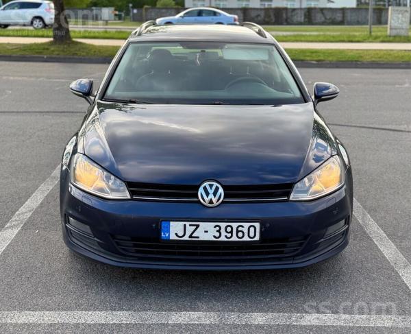 Zils Volkswagen Golf 2015 Rīga, ar dzinēja tilpumu 1.60 L un nobraukumu 352 tūkst. km par 3900 €, foto 1 vietnē AUTOMOTO.COM.LV