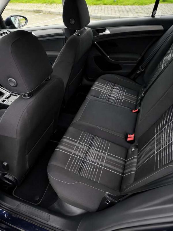 Zils Volkswagen Golf 2015 Ignalina, ar dzinēja tilpumu 1.97 L un nobraukumu 212 tūkst. km par 7650 €, foto 6 vietnē AUTOMOTO.COM.LV