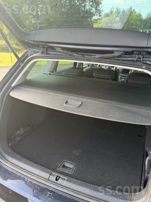 Blue Volkswagen Golf 2015 in Riga, with an engine capacity of 1.60 L and mileage of 290 thousand km for 5500 €, photo 15 on AUTOMOTO.COM.LV