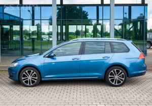 Blue Volkswagen Golf 2015 in Cesis, with an engine capacity of 1.60 L and mileage of 204 thousand km for 7500 €, photo 4 on AUTOMOTO.COM.LV