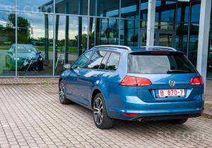 Blue Volkswagen Golf 2015 in Cesis, with an engine capacity of 1.60 L and mileage of 204 thousand km for 7500 €, photo 5 on AUTOMOTO.COM.LV