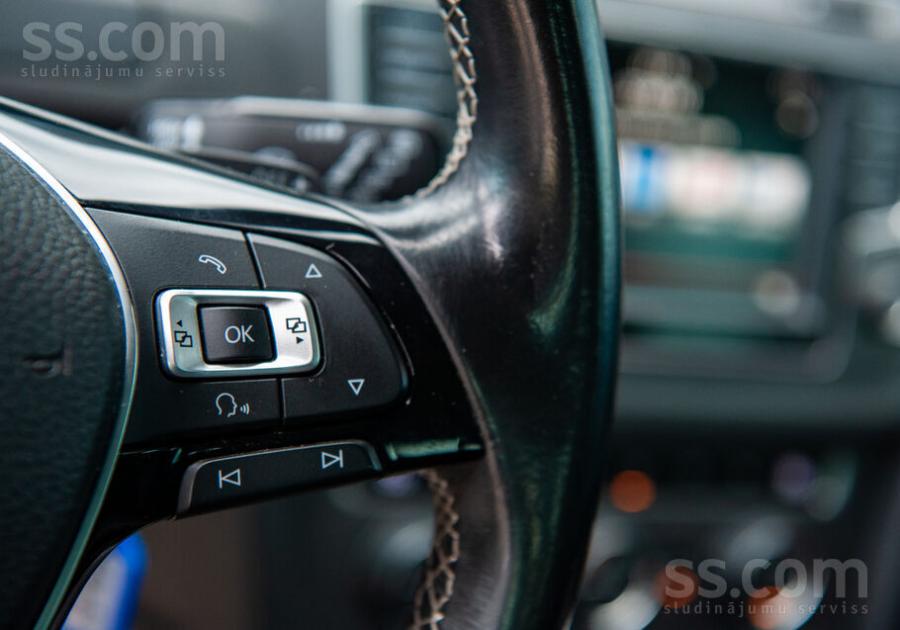 Blue Volkswagen Golf 2015 in Cesis, with an engine capacity of 1.60 L and mileage of 204 thousand km for 7500 €, photo 16 on AUTOMOTO.COM.LV