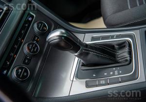 Blue Volkswagen Golf 2015 in Cesis, with an engine capacity of 1.60 L and mileage of 204 thousand km for 7500 €, photo 17 on AUTOMOTO.COM.LV
