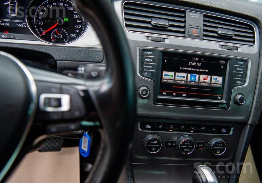 Blue Volkswagen Golf 2015 in Cesis, with an engine capacity of 1.60 L and mileage of 204 thousand km for 7500 €, photo 19 on AUTOMOTO.COM.LV