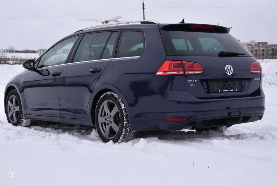 Blue Volkswagen Golf 2016 in Vilnius, with an engine capacity of 1.60 L and mileage of 297 thousand km for 6500 €, photo 3 on AUTOMOTO.COM.LV