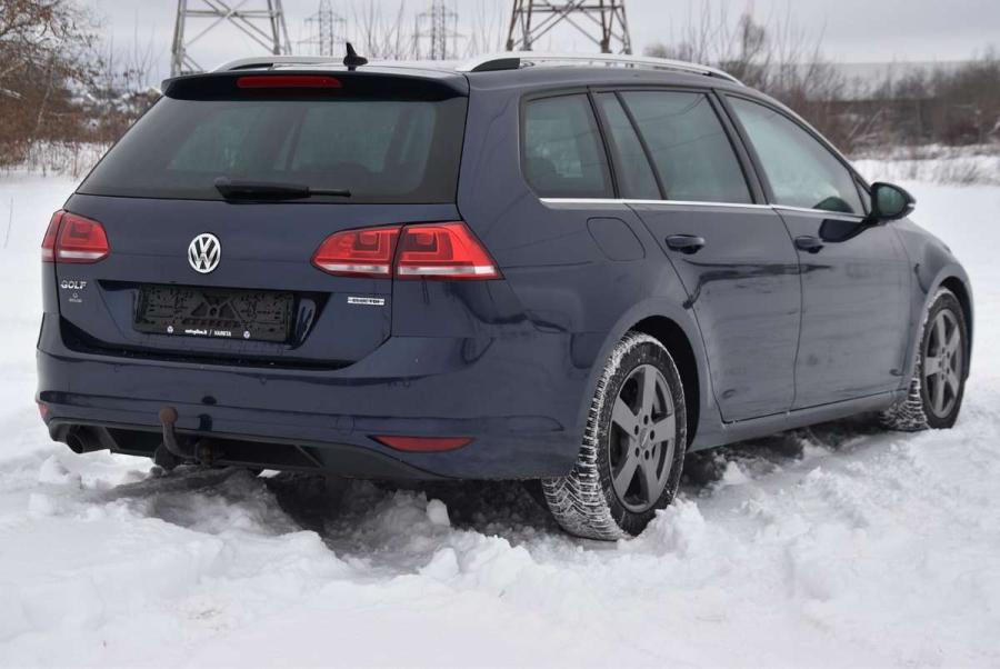 Blue Volkswagen Golf 2016 in Vilnius, with an engine capacity of 1.60 L and mileage of 297 thousand km for 6500 €, photo 6 on AUTOMOTO.COM.LV