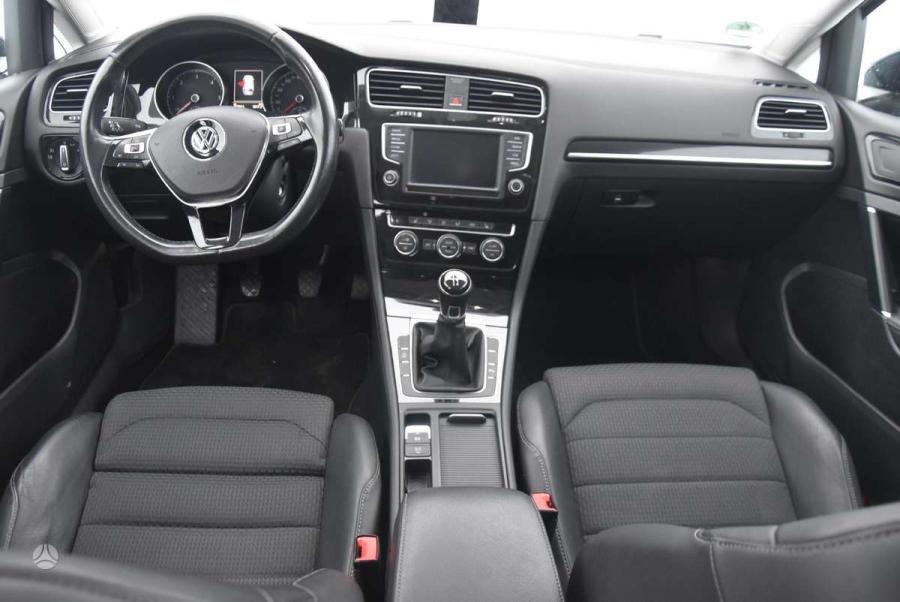 Blue Volkswagen Golf 2016 in Vilnius, with an engine capacity of 1.60 L and mileage of 297 thousand km for 6500 €, photo 12 on AUTOMOTO.COM.LV