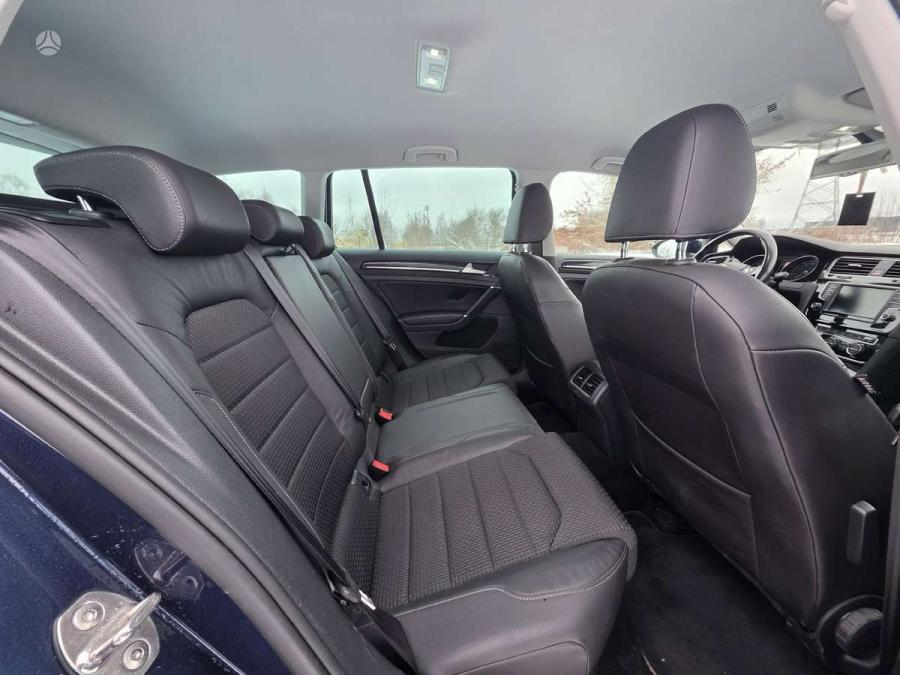 Blue Volkswagen Golf 2016 in Vilnius, with an engine capacity of 1.60 L and mileage of 297 thousand km for 6500 €, photo 20 on AUTOMOTO.COM.LV