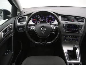Blue Volkswagen Golf 2016 in Vilnius, with an engine capacity of 1.60 L and mileage of 247 thousand km for 7199 €, photo 17 on AUTOMOTO.COM.LV